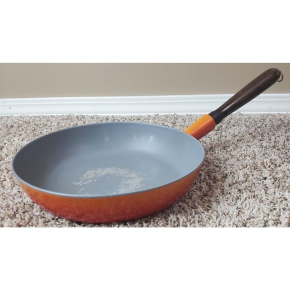 Descoware | Kitchen | Vtg Descoware Orange Frying Pan 23d Made In ...